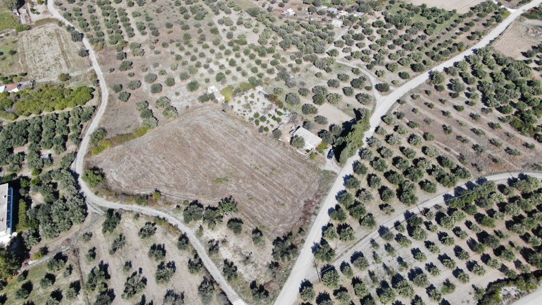 Two (2) plots on the outskirts of the settlement of Soroni | Euroktimatiki